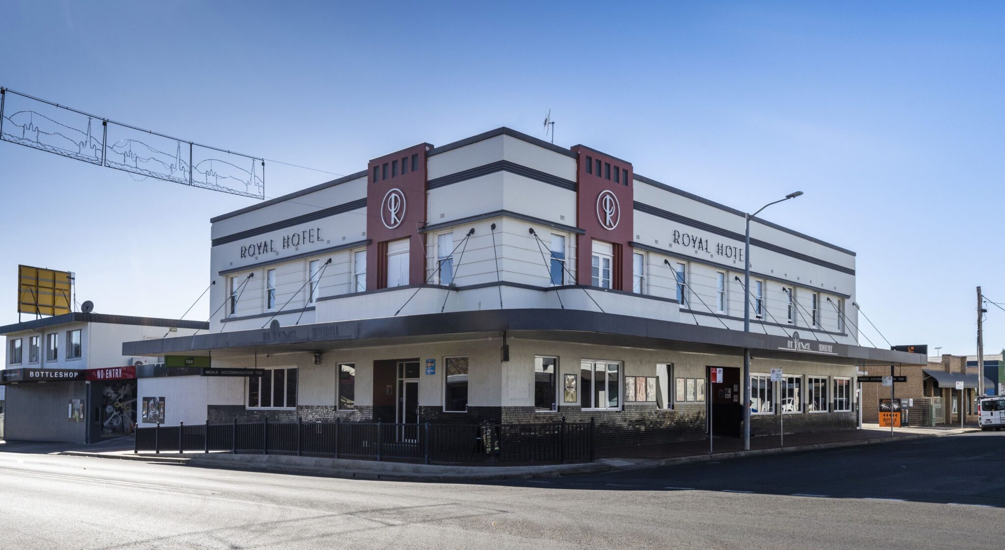 Armidale’s Royal Hotel looking to Crown New Owner - HTL Property