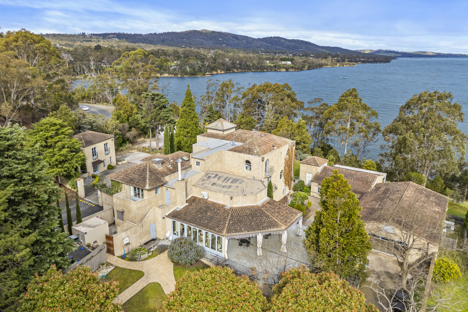 Award-winning Villa Howden Tasmania For Sale by HTL Property and ...